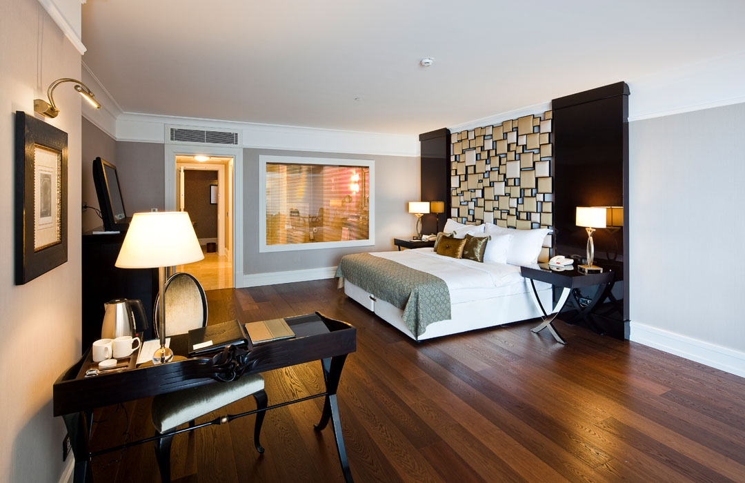 One Bedroom Suite | Divan